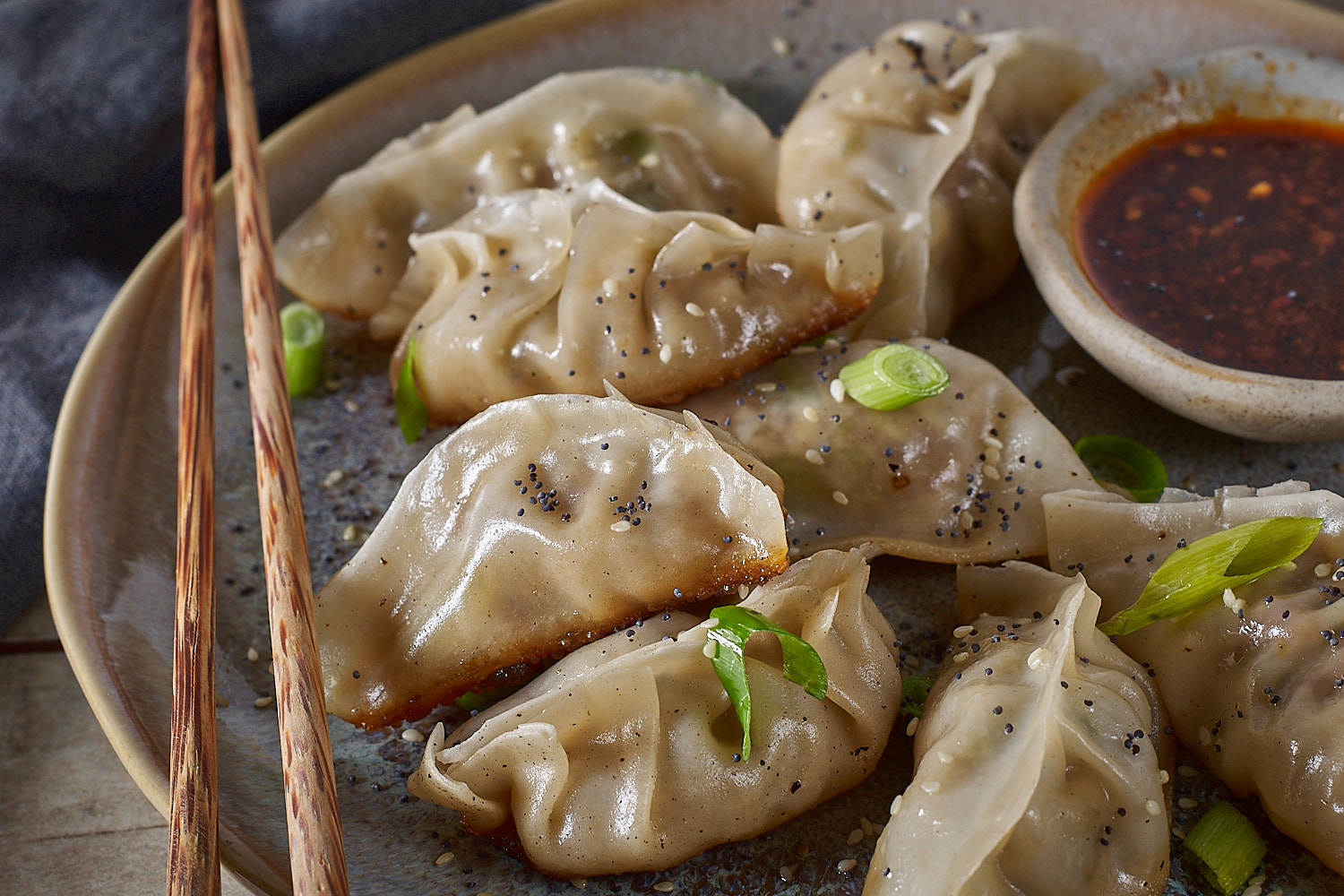 Best Pan Fried Gyoza Recipe (Japanese Pork Dumplings) - Gimme From Scratch