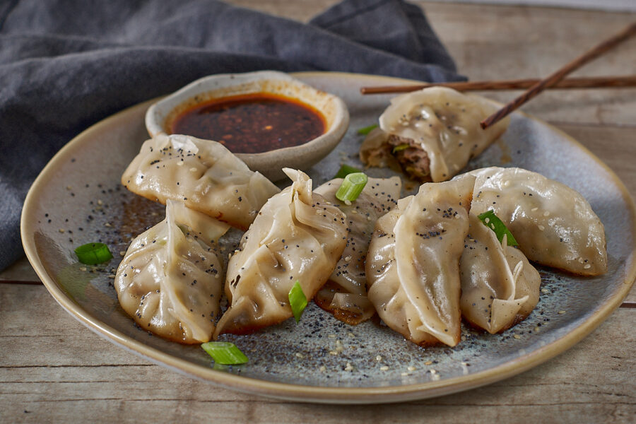 Best Pan Fried Gyoza Recipe (Japanese Pork Dumplings) - Gimme From Scratch