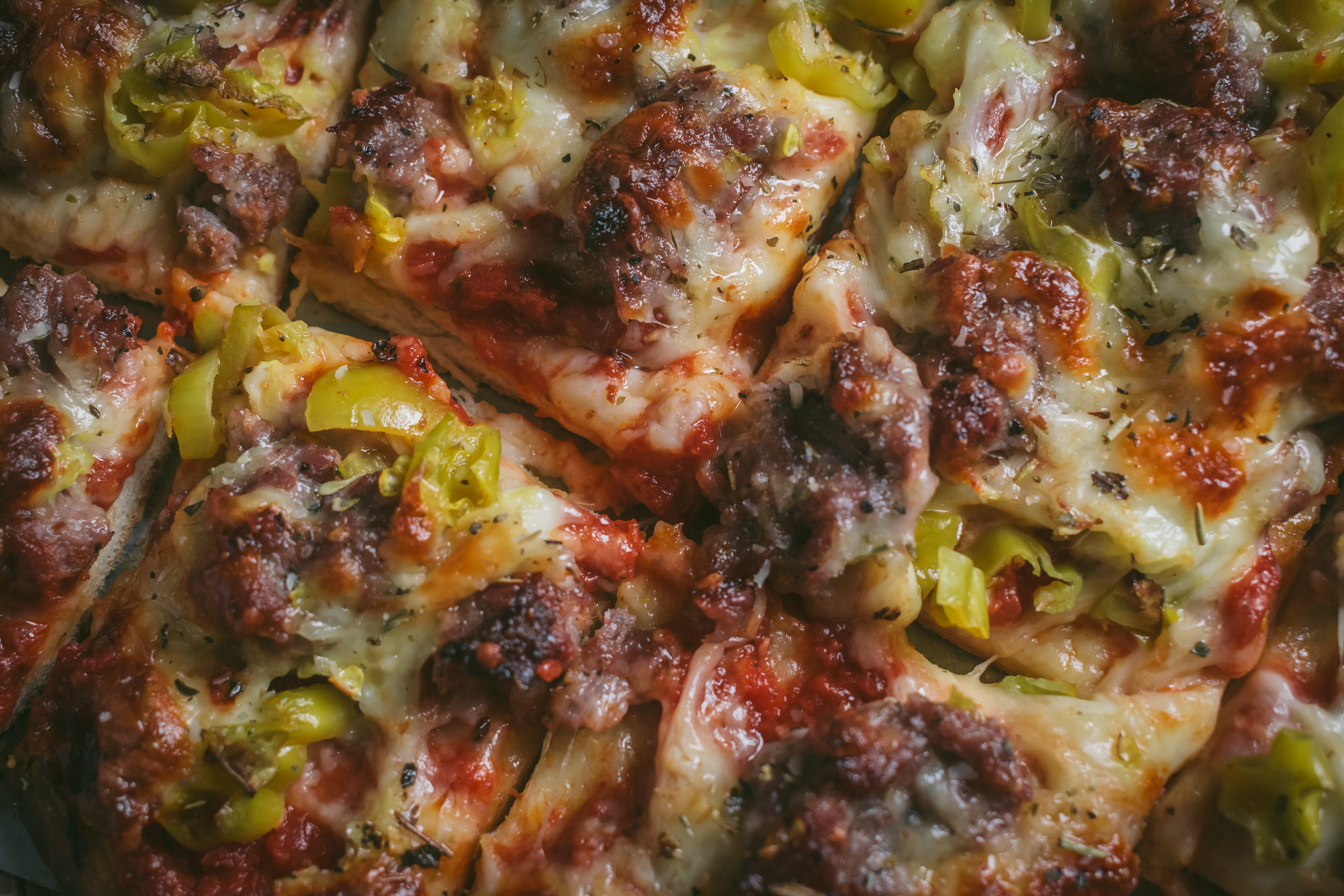Spicy Chicago Thin Crust Sausage and Pepperoncini Pizza (Tavern Style ...